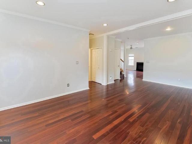 71 Versailles Boulevard