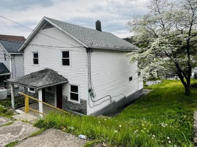 71 W Enterprise St, Glen Lyon, PA 18617