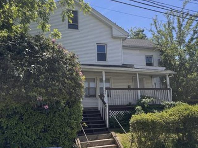 71 Yale St, Meriden, CT 06450