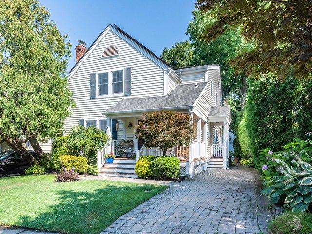 71 Bar Beach Rd, Port Washington, NY 11050