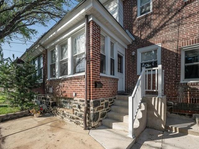 71 Barker Ave, Sharon Hill, PA 19079