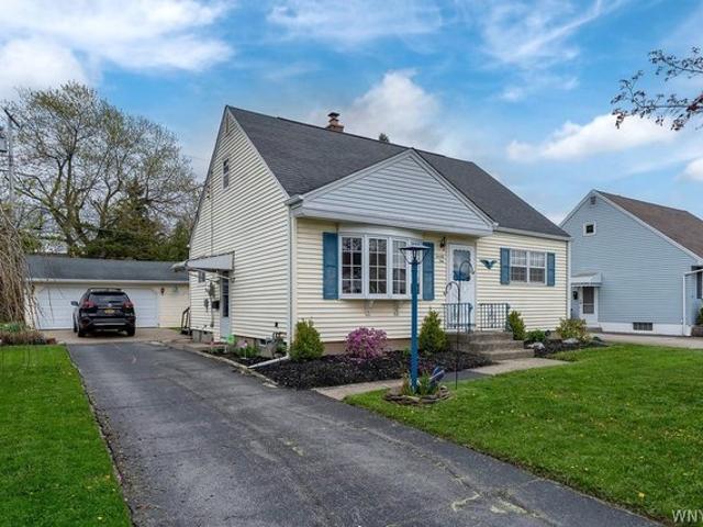 71 Canisius Ct, Depew, NY 14043