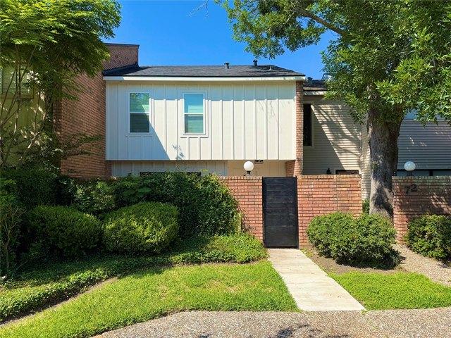 71 Cayenne Cmn, Lake Jackson, TX 77566