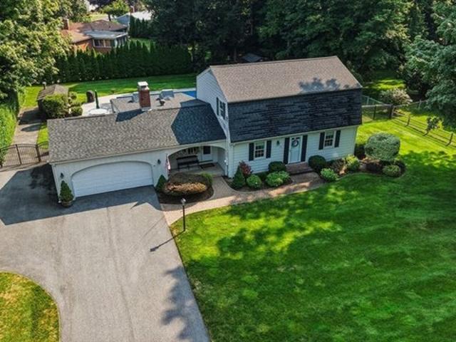 71 Cedar Rd, Longmeadow, MA 01106