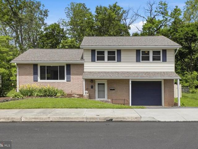 71 Circle Dr, Ephrata, PA 17522