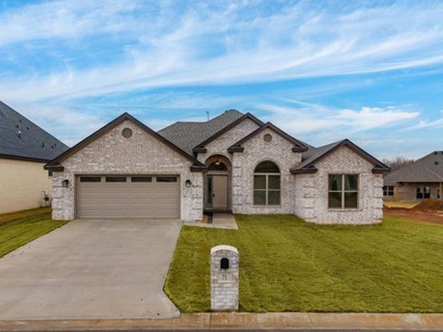 71 Corniche Cv, Maumelle, AR 72113