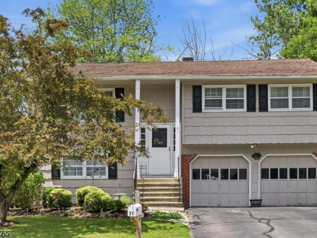 71 Clover Hill Dr