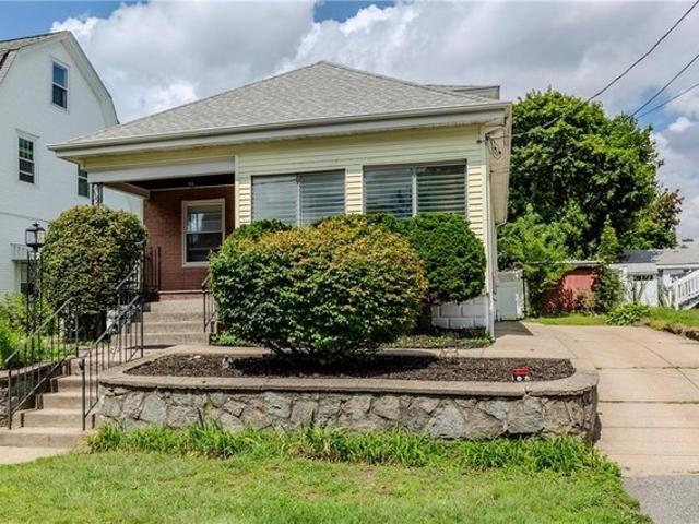 71 Clarence St, Cranston, RI 02910