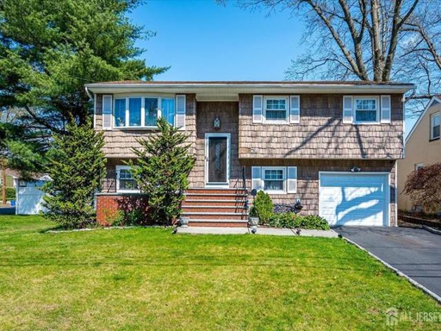 71 Crosby Ave, Edison, NJ 08817
