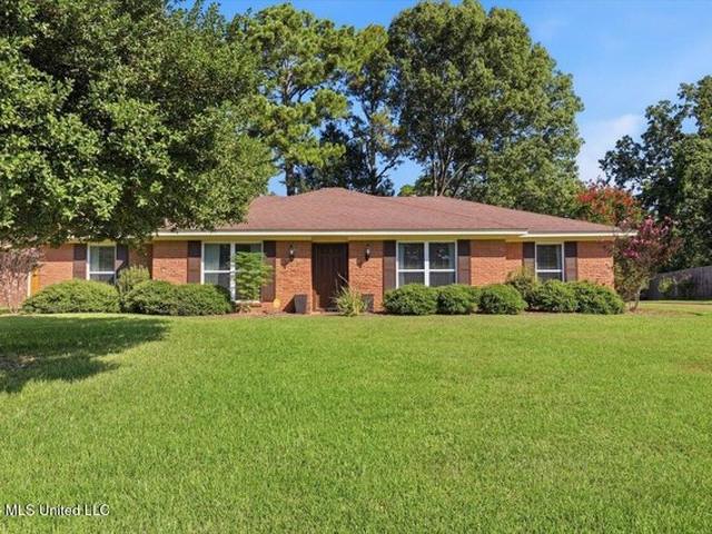 71 Crossgates Dr, Brandon, MS 39042