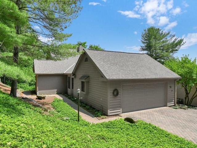 71 Donald Ross Dr, Granville, OH 43023