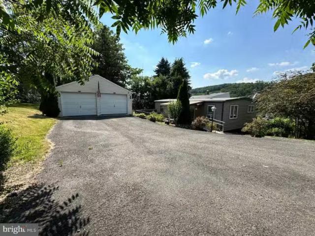 71 E SAVORY ST, POTTSVILLE, PA 17901 Single Family Residence F.