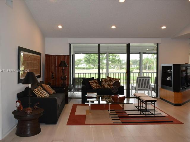 71 Eastgate Dr, Unit D, Boynton Beach, FL 33436 | MLS #A11996
