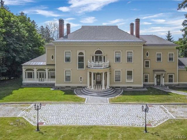71 Forman St, Cazenovia, NY 13035