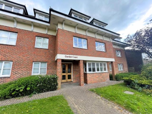 71 Grange Road, Sutton SM2 Studio to rent £1,000 pcm £231 pw