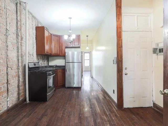 71 GRAND Avenue 2R