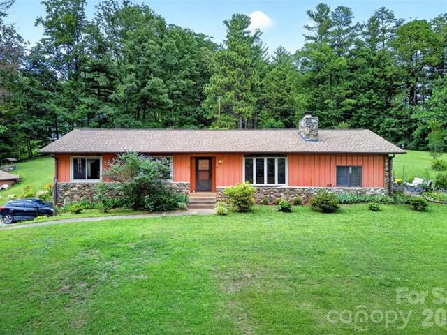 71 Green Vale Dr, Leicester, NC 28748