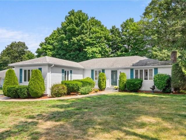 71 Hawthorne Pl, North Providence, RI 02904