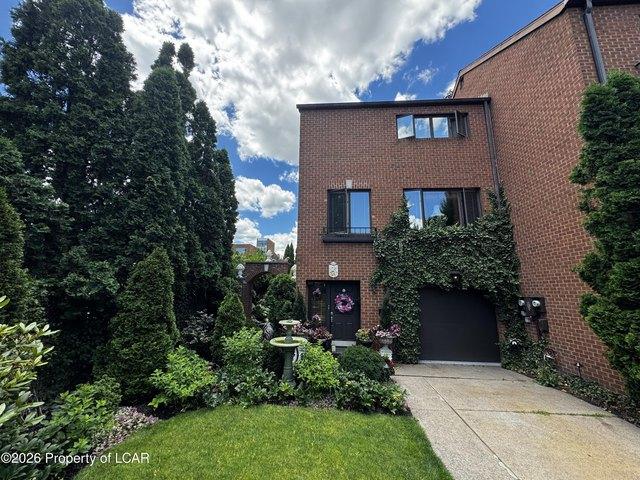 71 Jefferson Ln, Wilkes Barre, PA 18701