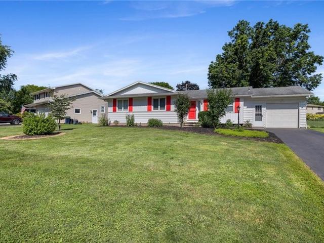 71 Kensington Ct, Rochester, NY 14612