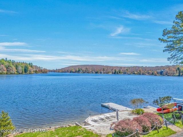 71 Lake Dr, Lake Harmony, PA 18624