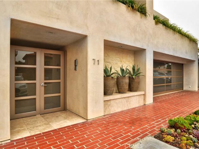 71 Linda Isle, Newport Beach, CA 92660 | MLS #NP26073 | Compass
