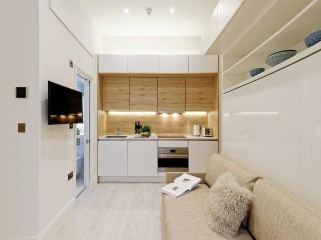 71 Linden Gardens, London W2 Studio to rent £3,012 pcm £695 pw