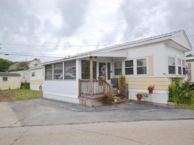 71 Marlette Ave, Hooksett, NH 03106