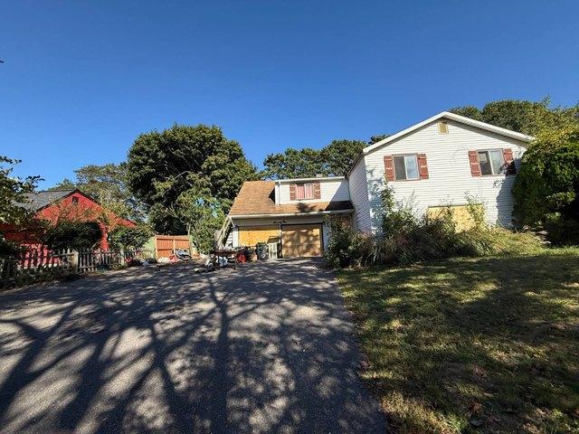 71 Matsunaye Dr, Medford, NY 11763