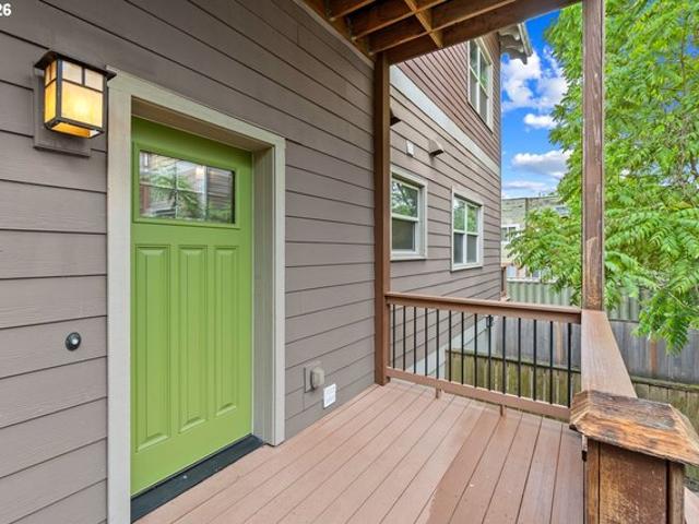 71 NE Graham St, Portland, OR 97212