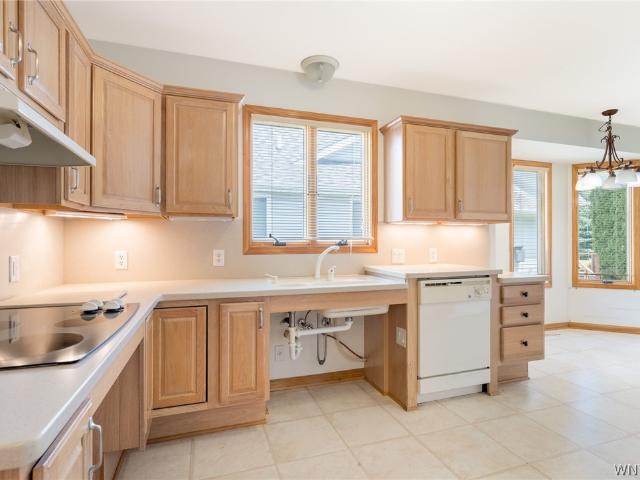 71 Niagara Shore Drive