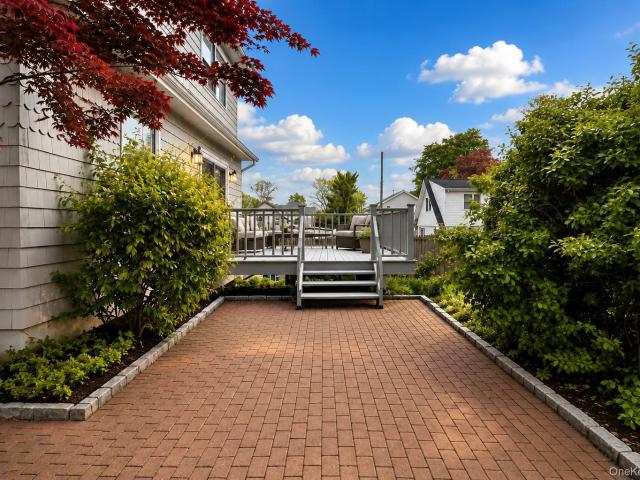 71 Northfield Avenue