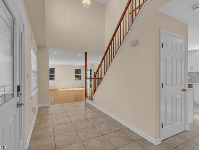 71 Nostrand Rd