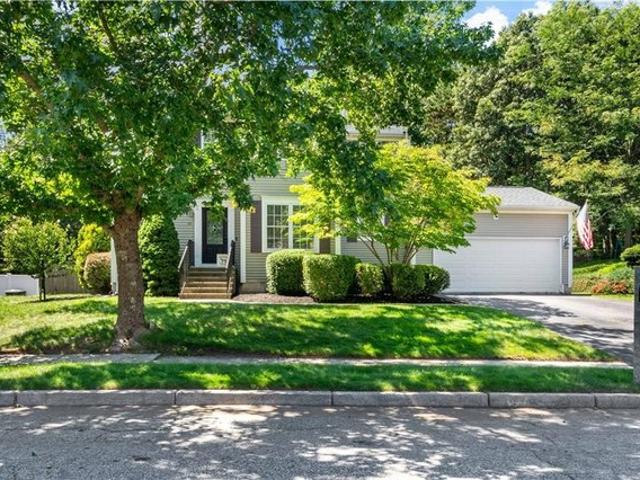71 Remington Farm Dr, Coventry, RI 02816