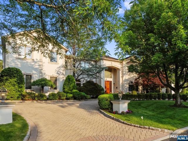 71 Roberts Rd, Englewood Cliffs, NJ 07632 | MLS #26000 | Compass