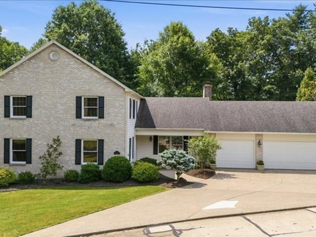 71 Rosemar Meadows Dr, Vienna, WV 26105