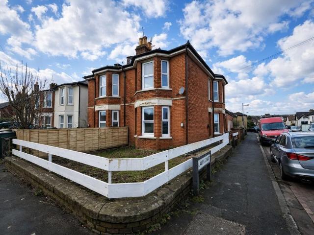 71 Shirley Park Road, Southampton SO16, Room to rent, £595 pcm | PrimeLocation