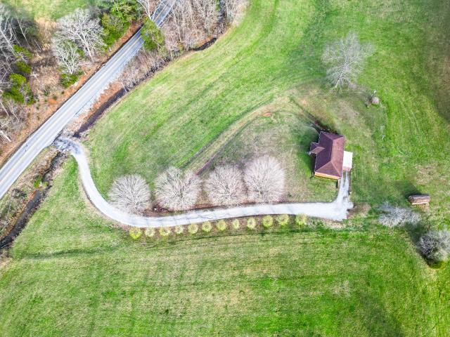 71 Simmons Ln