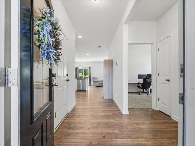 71 stephanie st