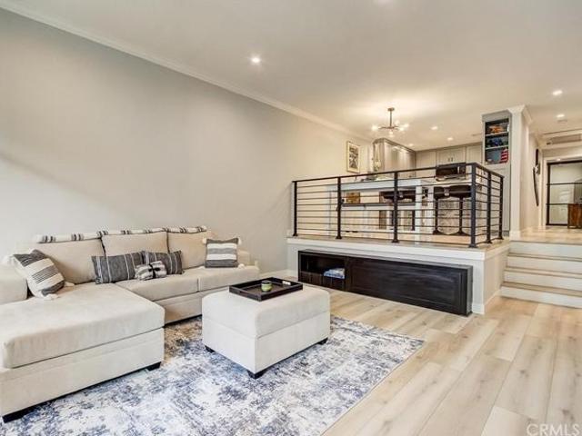 7204 Marina Pacifica Dr, Long Beach, CA 90803