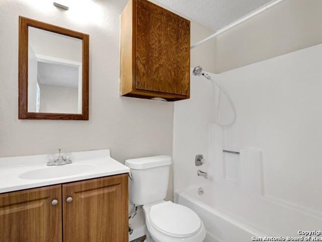 7204 Hardesty
