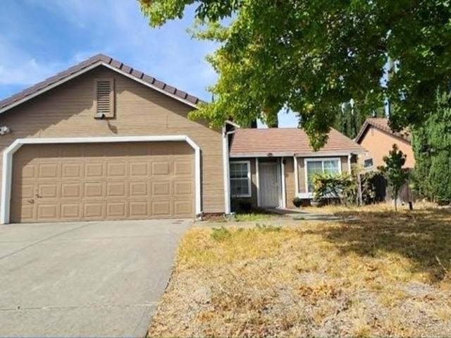 7205 Alpine Frost Dr, Sacramento, CA 95823