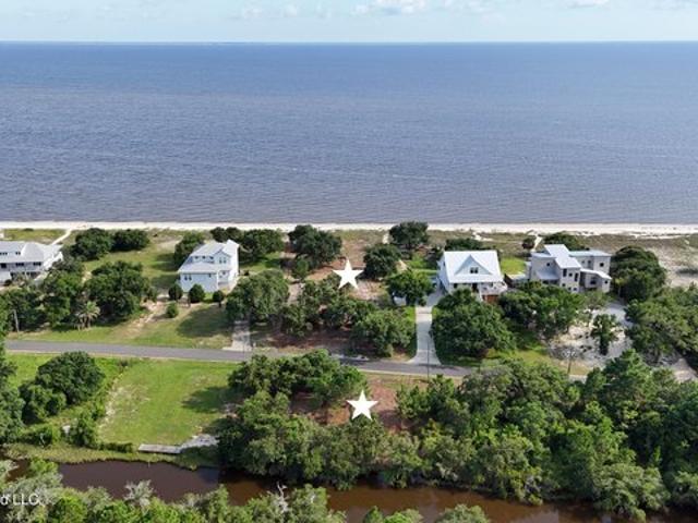 7205 Belle Fontaine Dr, Ocean Springs, MS 39564