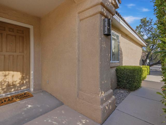 7205 Quail Springs Place NE