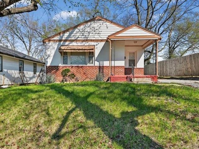 7205 Wabash Ave, Kansas City, MO 64132