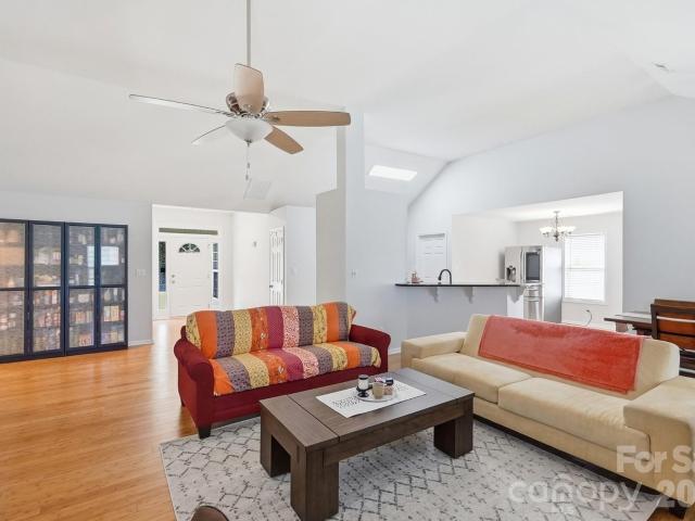 7206 Rock Island Road