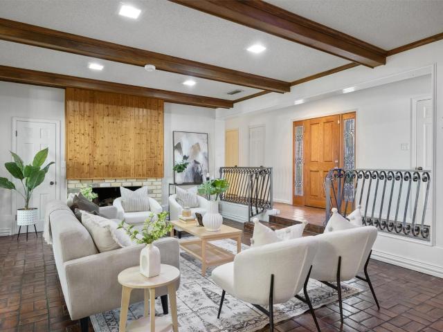 7207 Mesa Dr