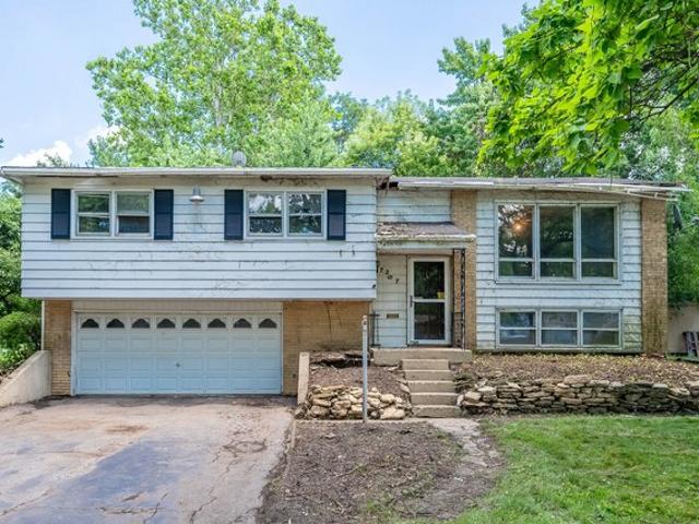 7207 Catalpa Ave, Woodridge, IL 60517