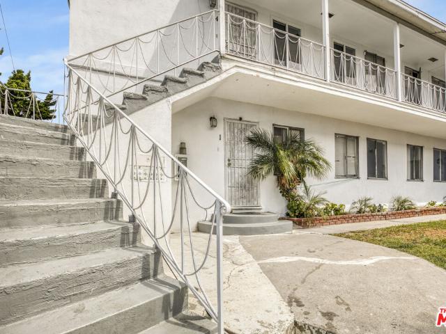 7208 S La Cienega Blvd, Inglewood, CA 90302 | Compass