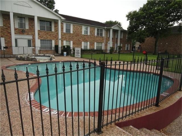 7209 Beechnut St Apt B, Houston, TX 77074